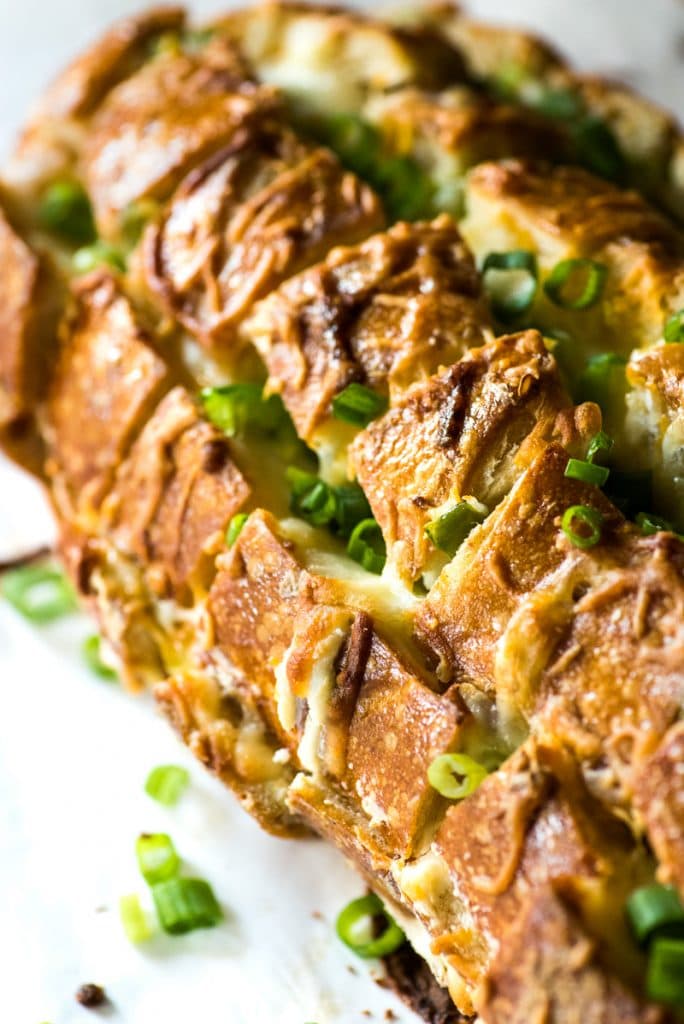 Jalapeño Popper Pull Apart Bread - Isabel Eats